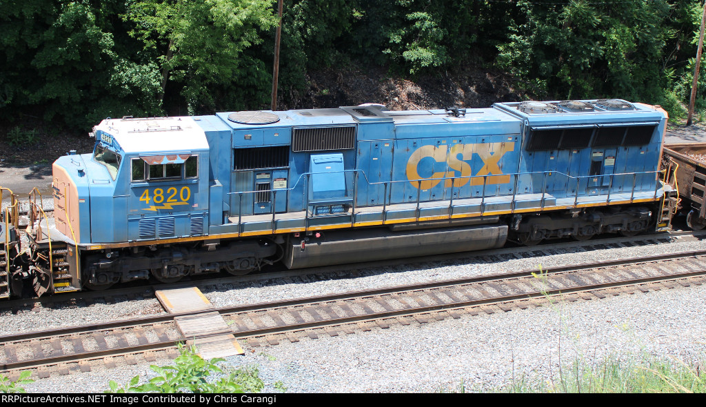 CSXT 4820 on Q415-17